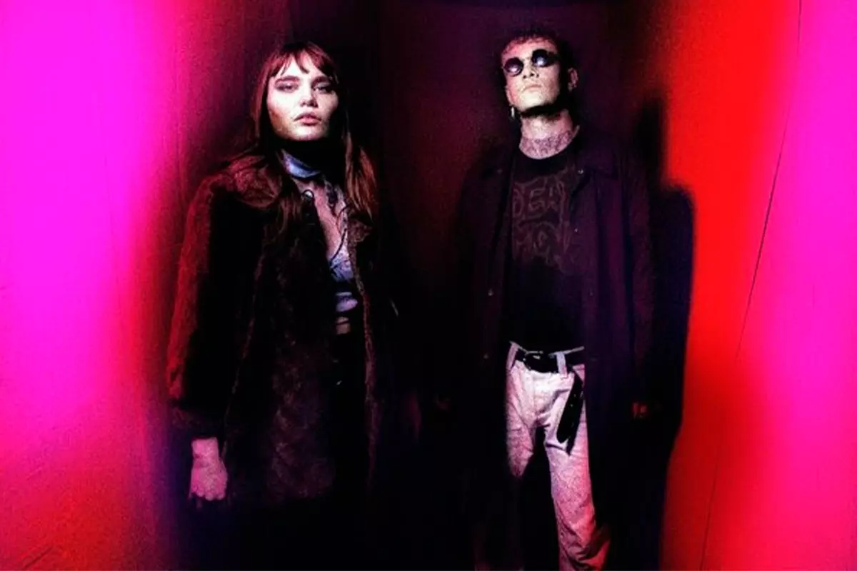 Strange Bones y Calva Louise unen fuerzas musicales