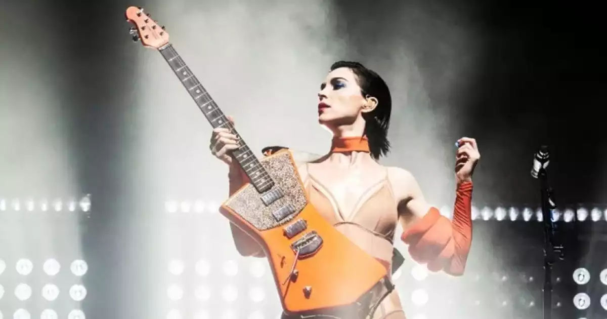 Deja que la nueva rola de St. Vincent te derrita como el sol