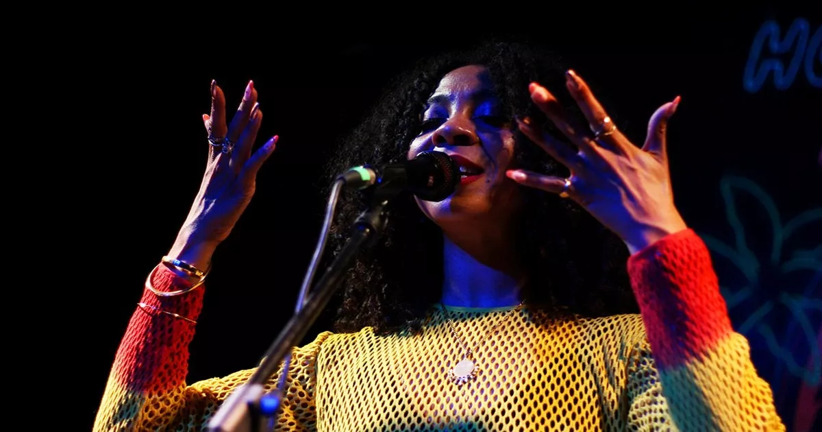 Hollie Cook y la Happy Hour que llenó el domingo tapatío