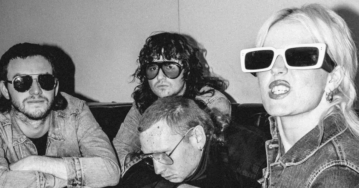 Entrevista a Amyl And The Sniffers: su debut en México